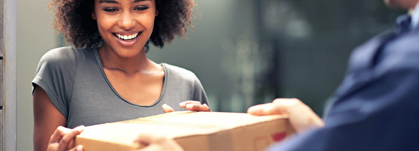 Small package shipping for ecommerce | Pitney Bowes